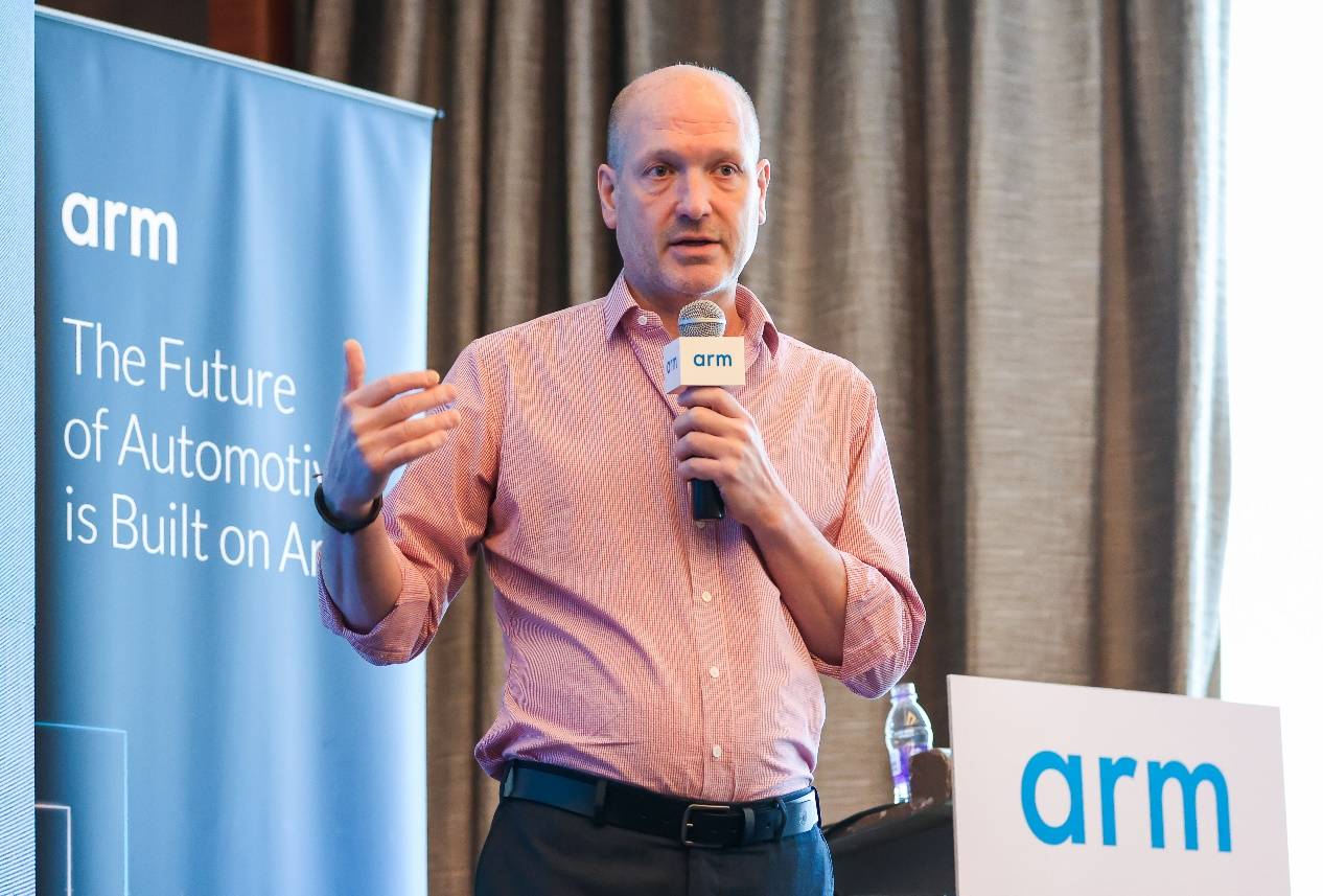 专访Arm Dennis Laudick：SOAFEE如何为“软件定义汽车”加速-电子工程世界